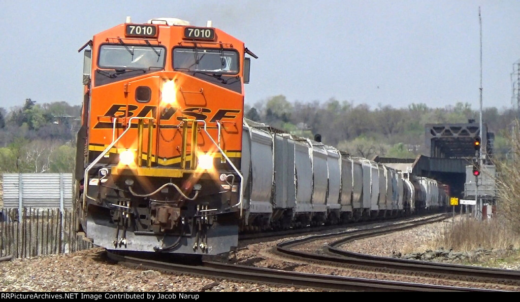 BNSF 7010 East